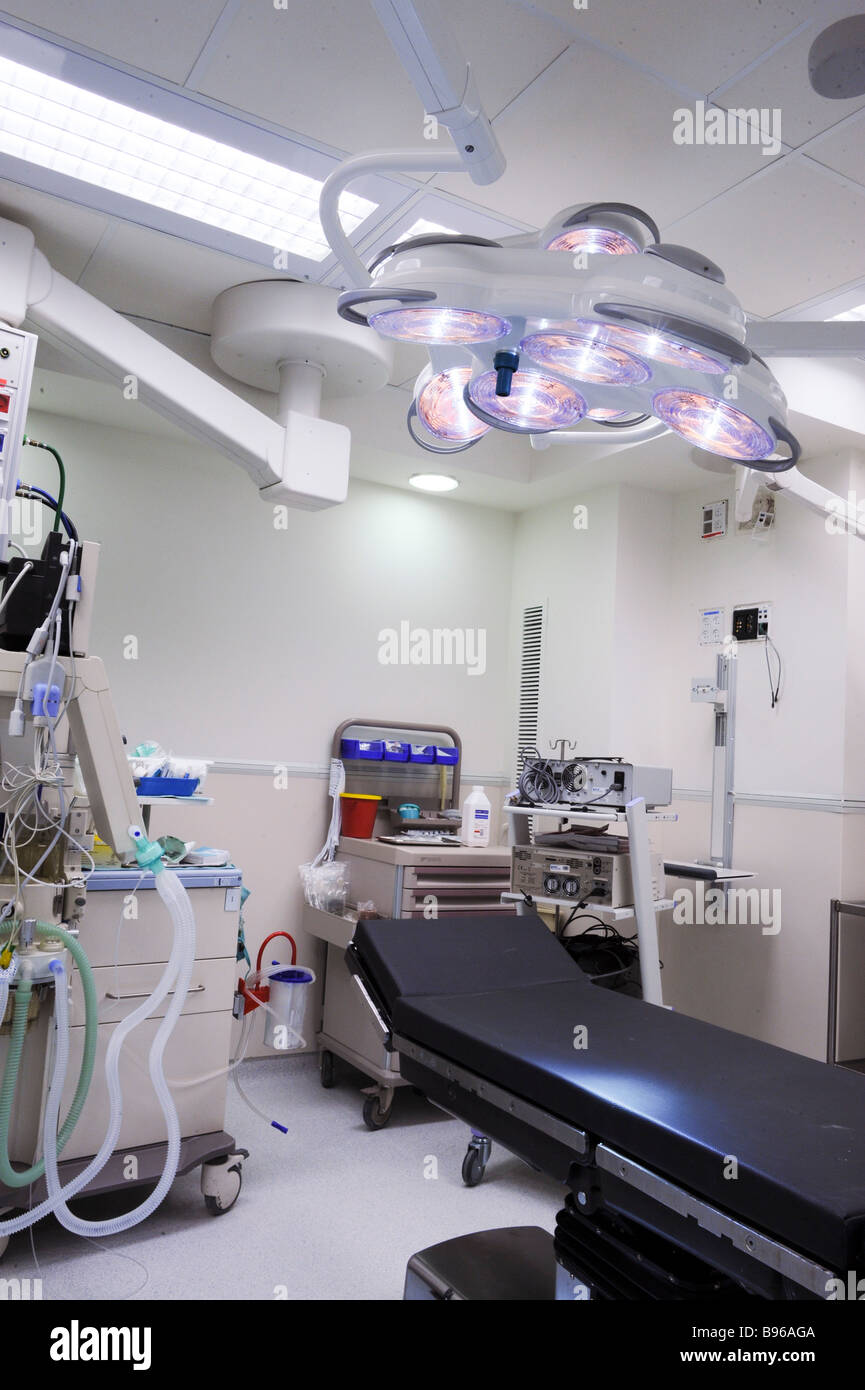 Empty operating theatre hi-res stock photography and images - Alamy