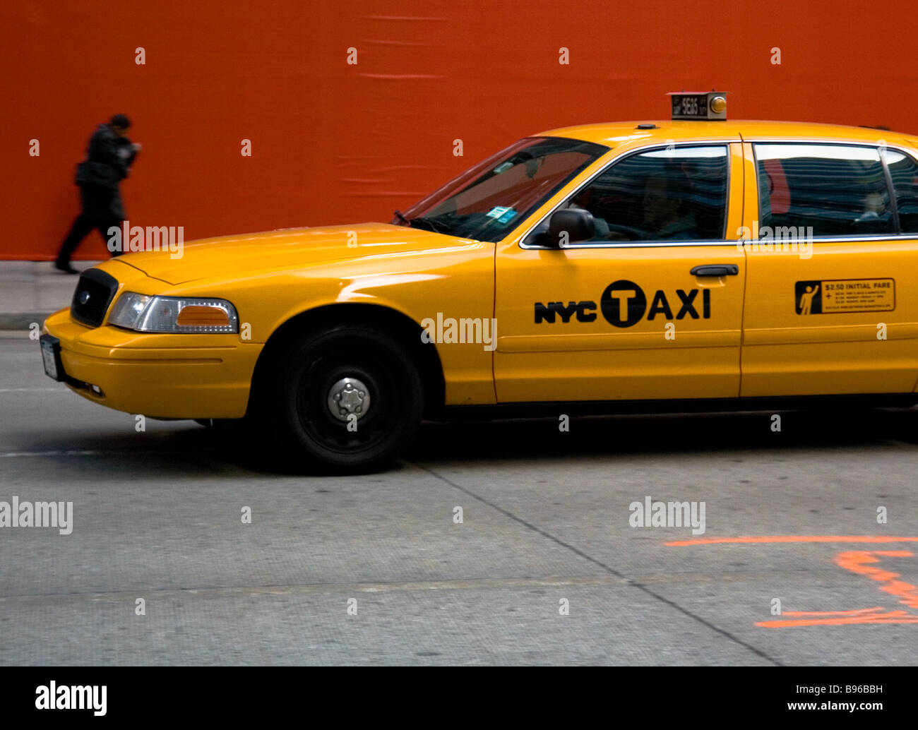 yellow new york taxi cab Stock Photo - Alamy