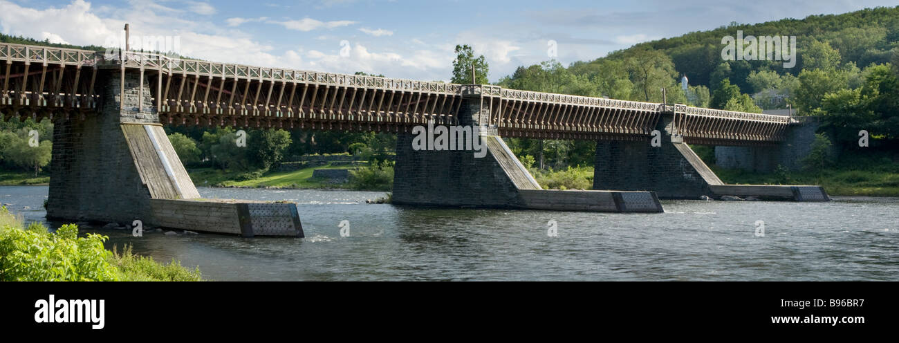 Roebling aqueduct hi-res stock photography and images - Alamy