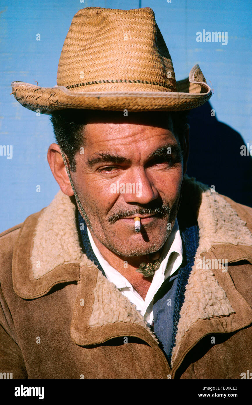 Portrait old face gaucho hi-res stock photography and images - Alamy