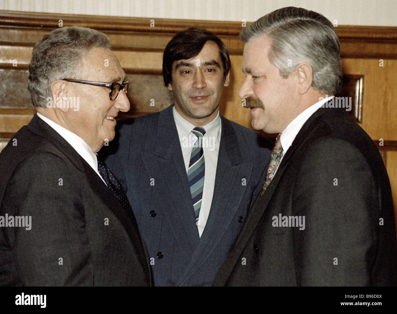 Russian Deputy Prime Minister Alexander Rutskoy right talks to the ...