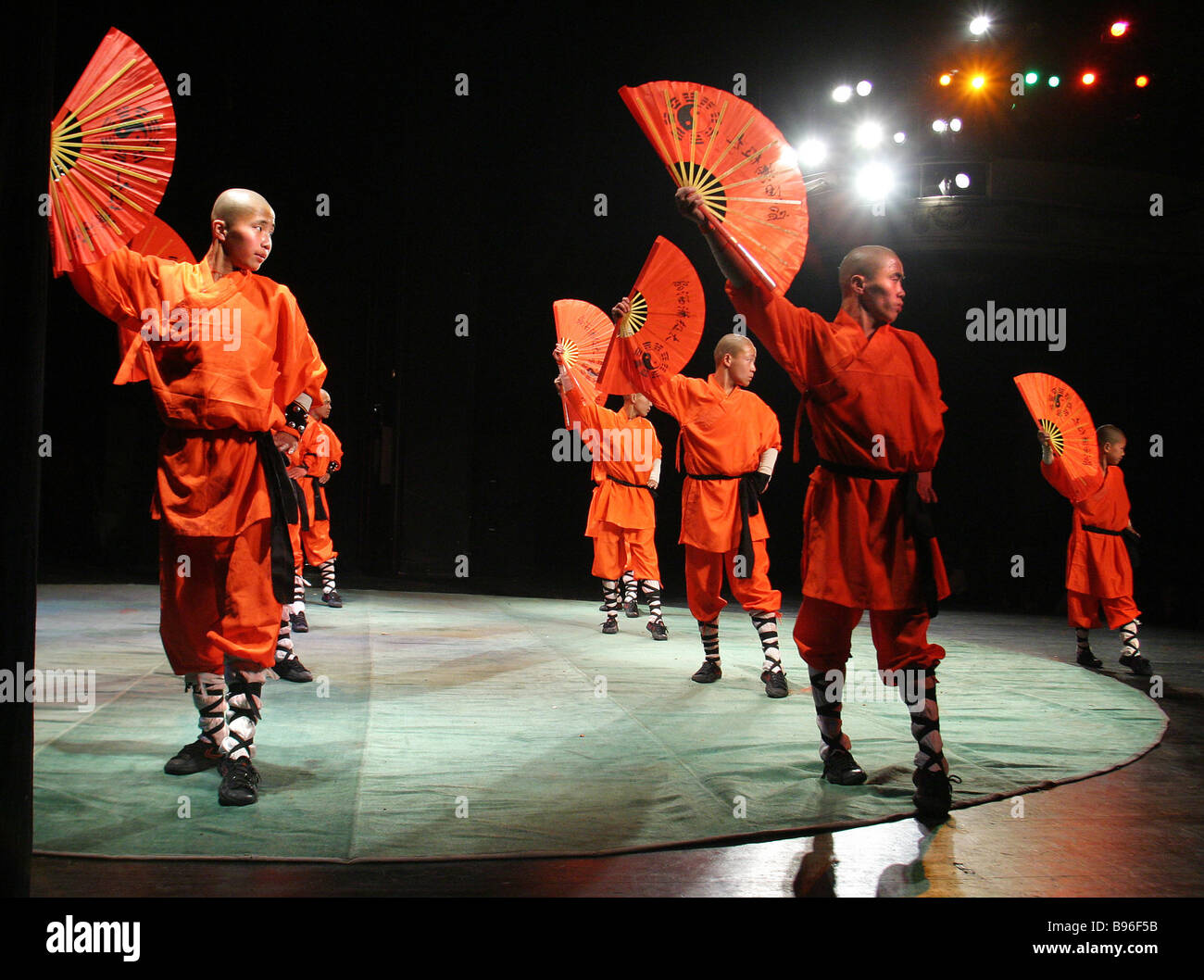 Golden Lion Chinese circus performance in the Variety theatre Stock ...