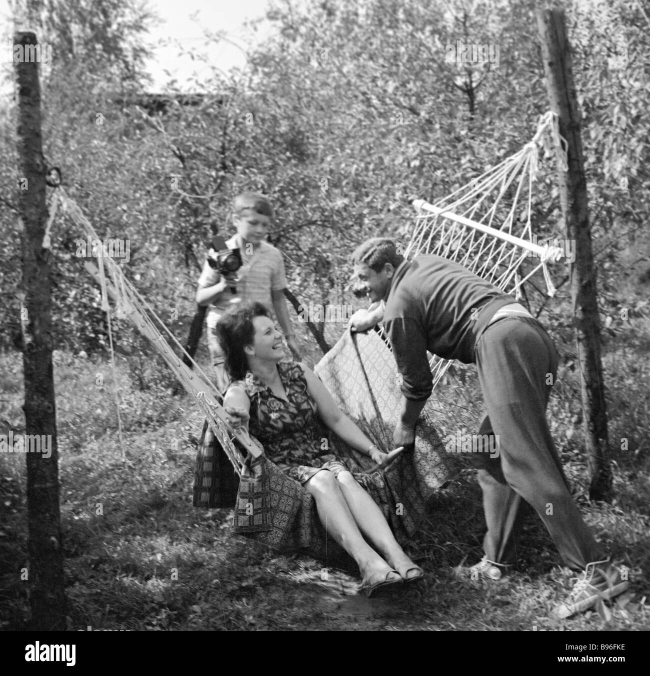 The Soyuz 7 spaceship flight engineer Vladislav Volkov right with wife ...
