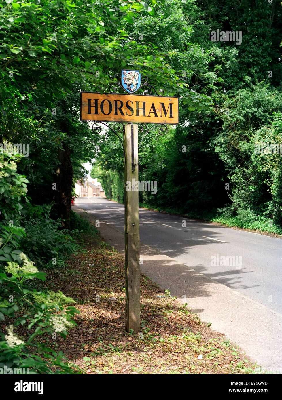 Horsham town sign, Horsham, West Sussex Stock Photo - Alamy