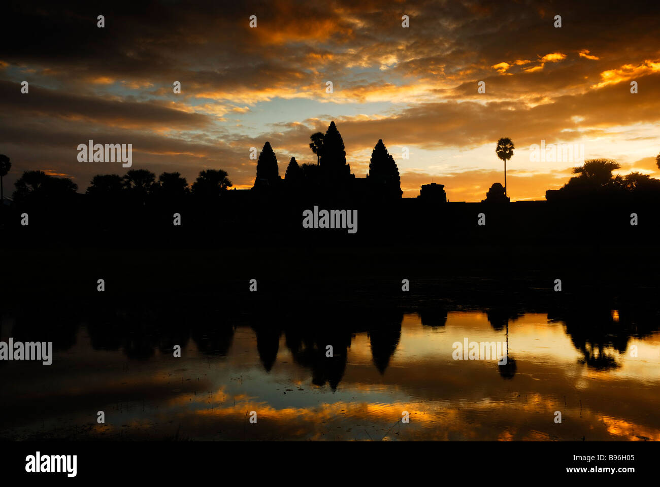 Angkor Wat, sunrise Stock Photo - Alamy