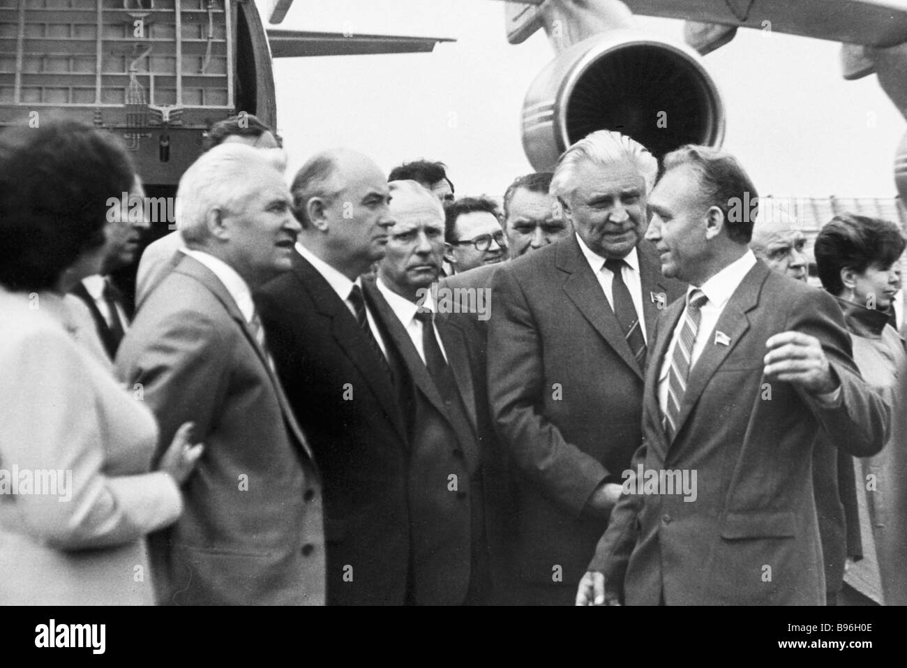 General designer Pyotr Balabuyev right shows new Antonov An 124 Condor ...
