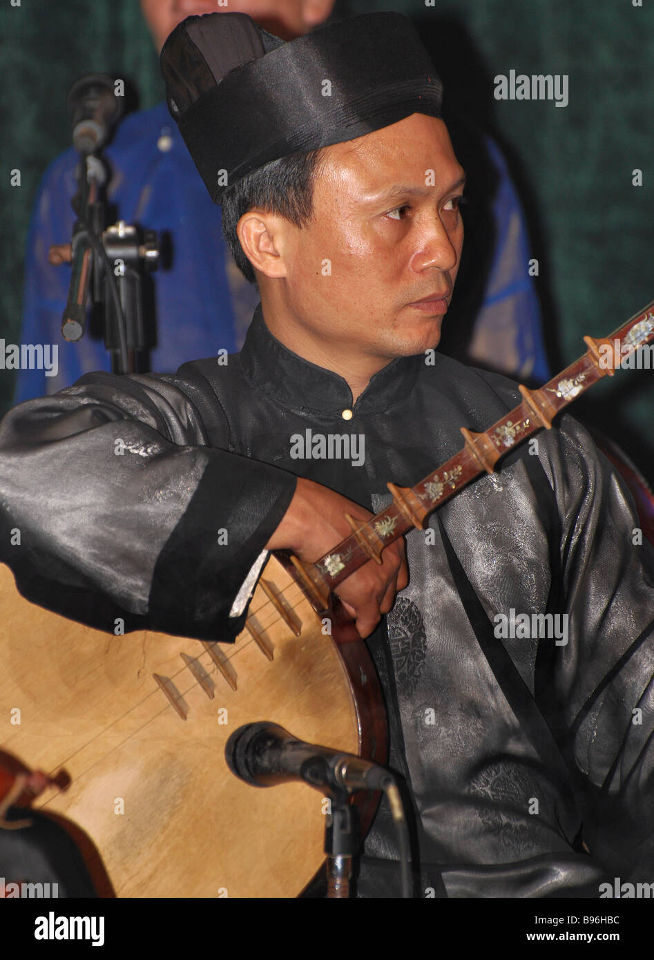 Vietnamese musicians, performers, Hanoi, Vietnam Stock Photo - Alamy