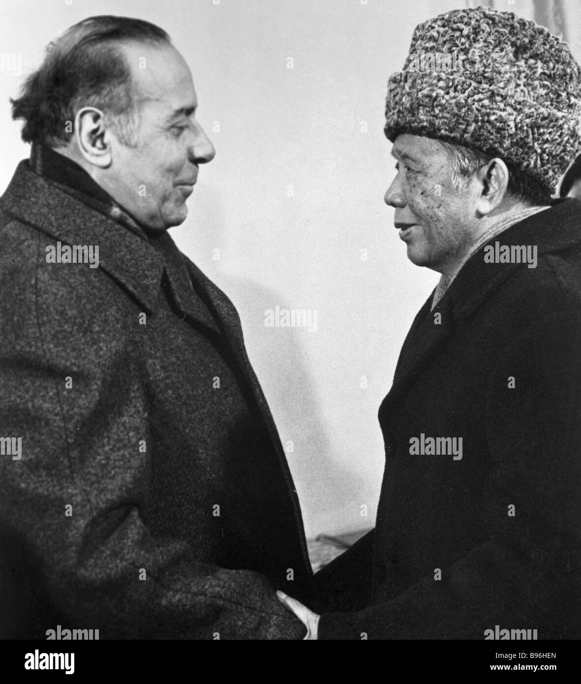 Politburo member Geidar Aliyev left and Vietnamese Communist leader Le ...