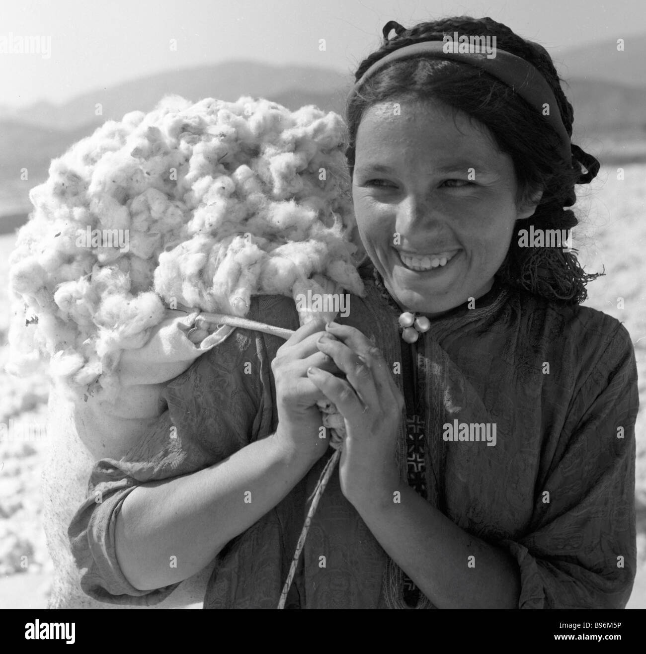 Cotton Picker Black and White Stock Photos & Images - Alamy