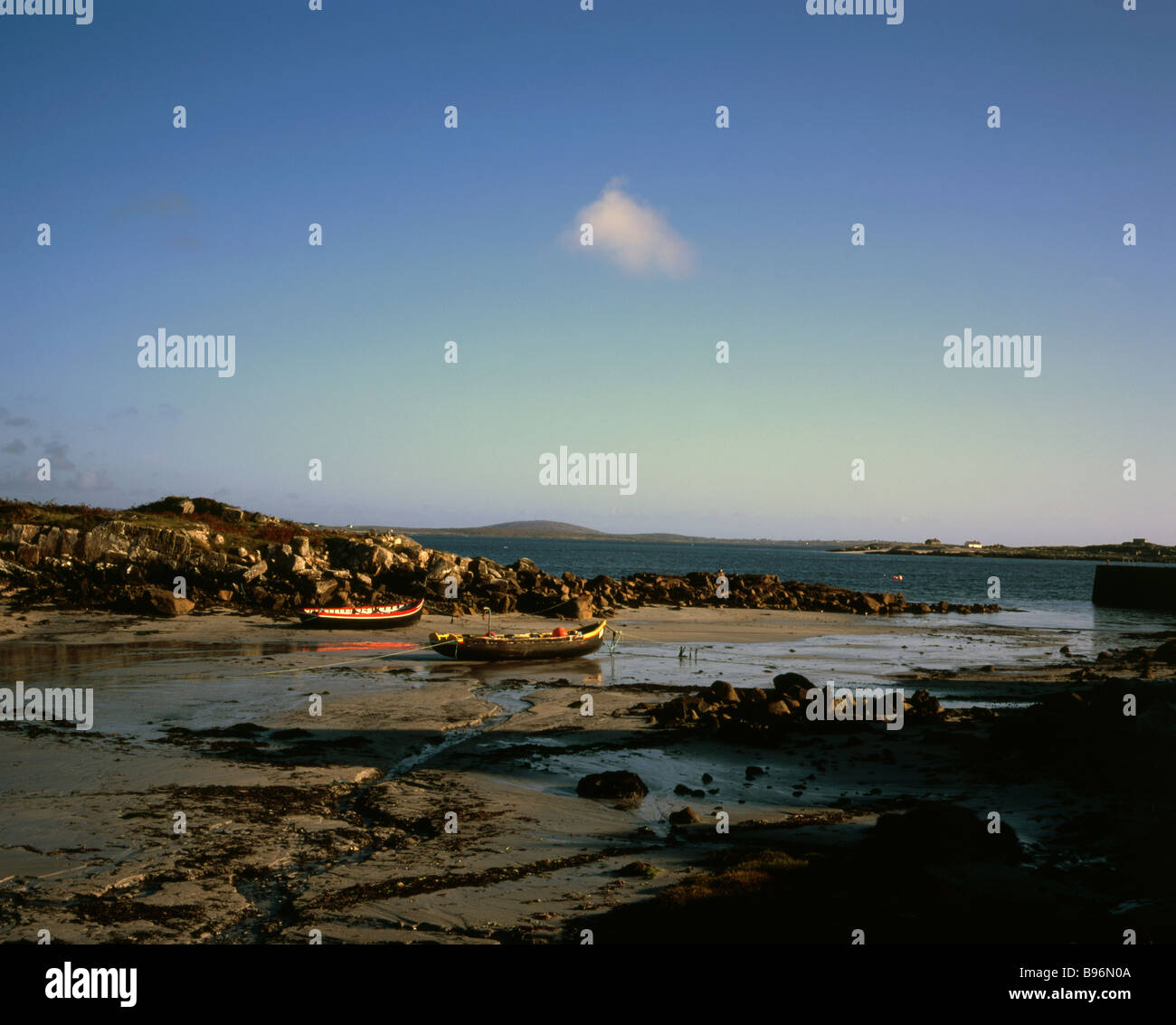 Kilkieran bay hi-res stock photography and images - Alamy