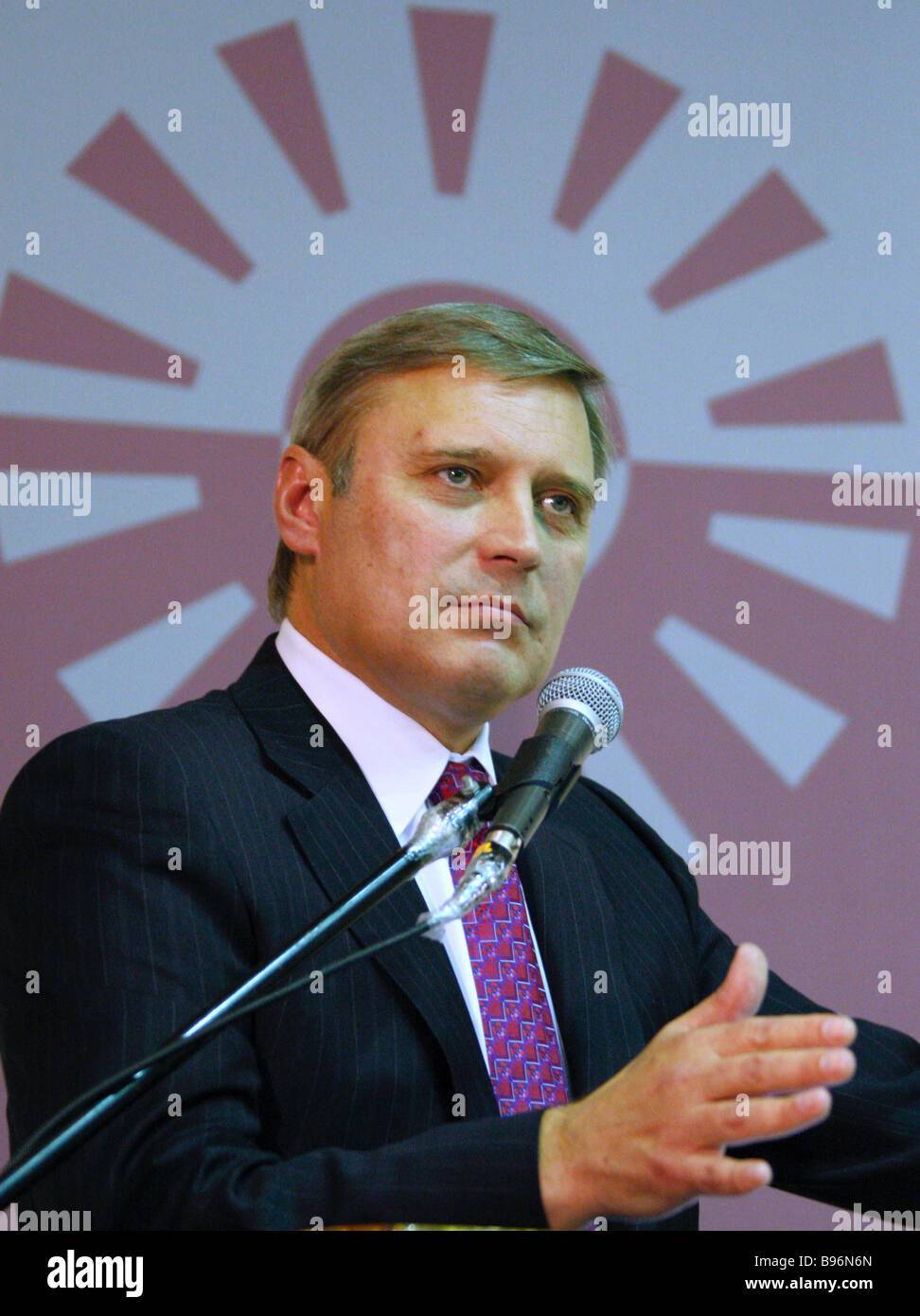 Former Russian Prime Minister Mikhail Kasyanov became leader of the new ...