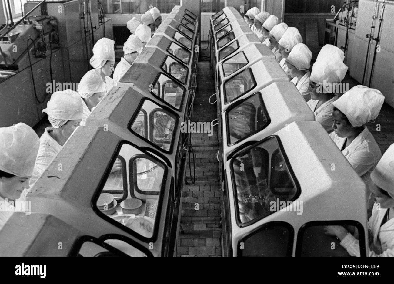 Installation of semiconductor equipment at a plant in Saran Stock Photo ...