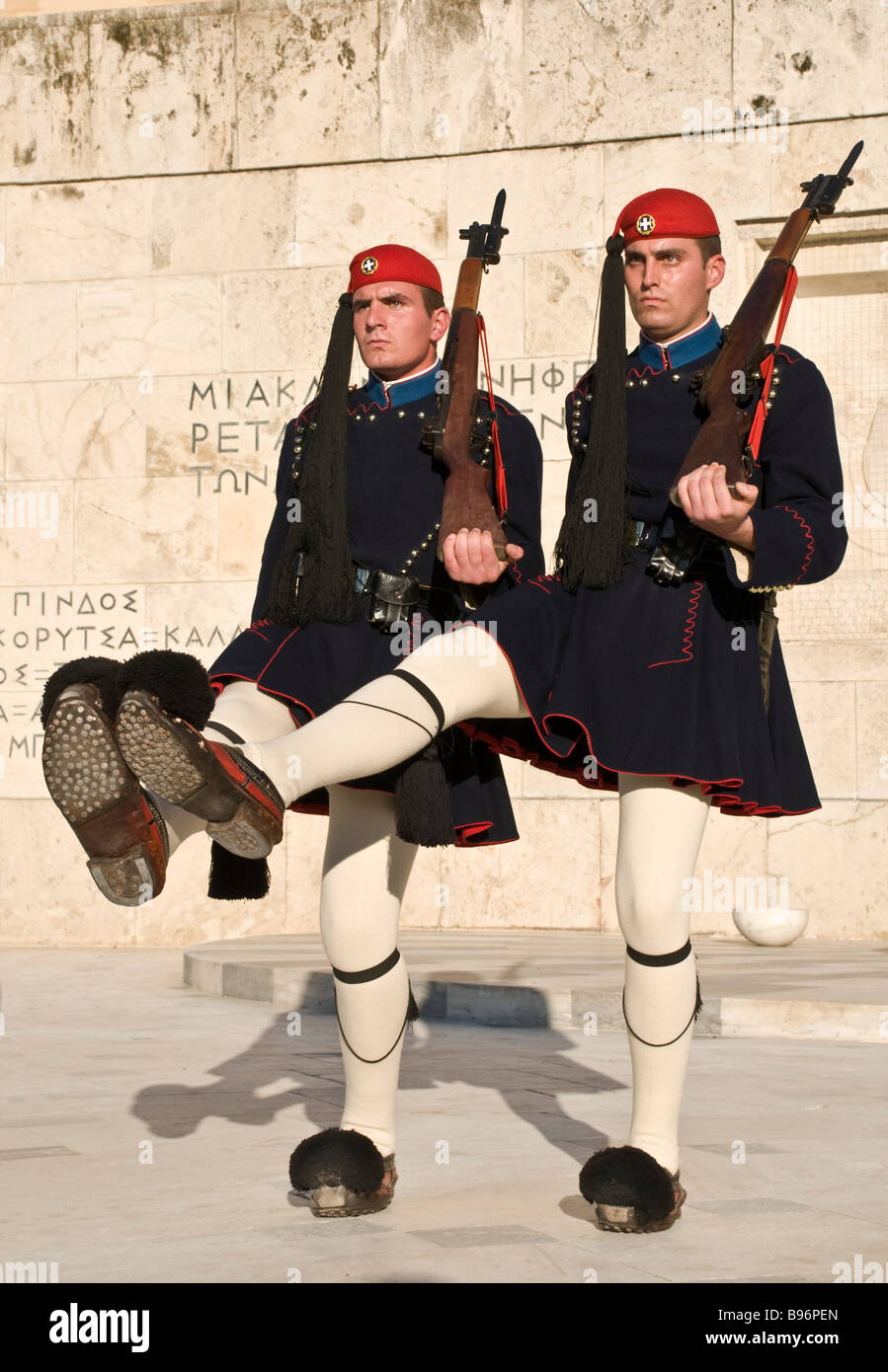 Evzones uniform hi-res stock photography and images - Alamy