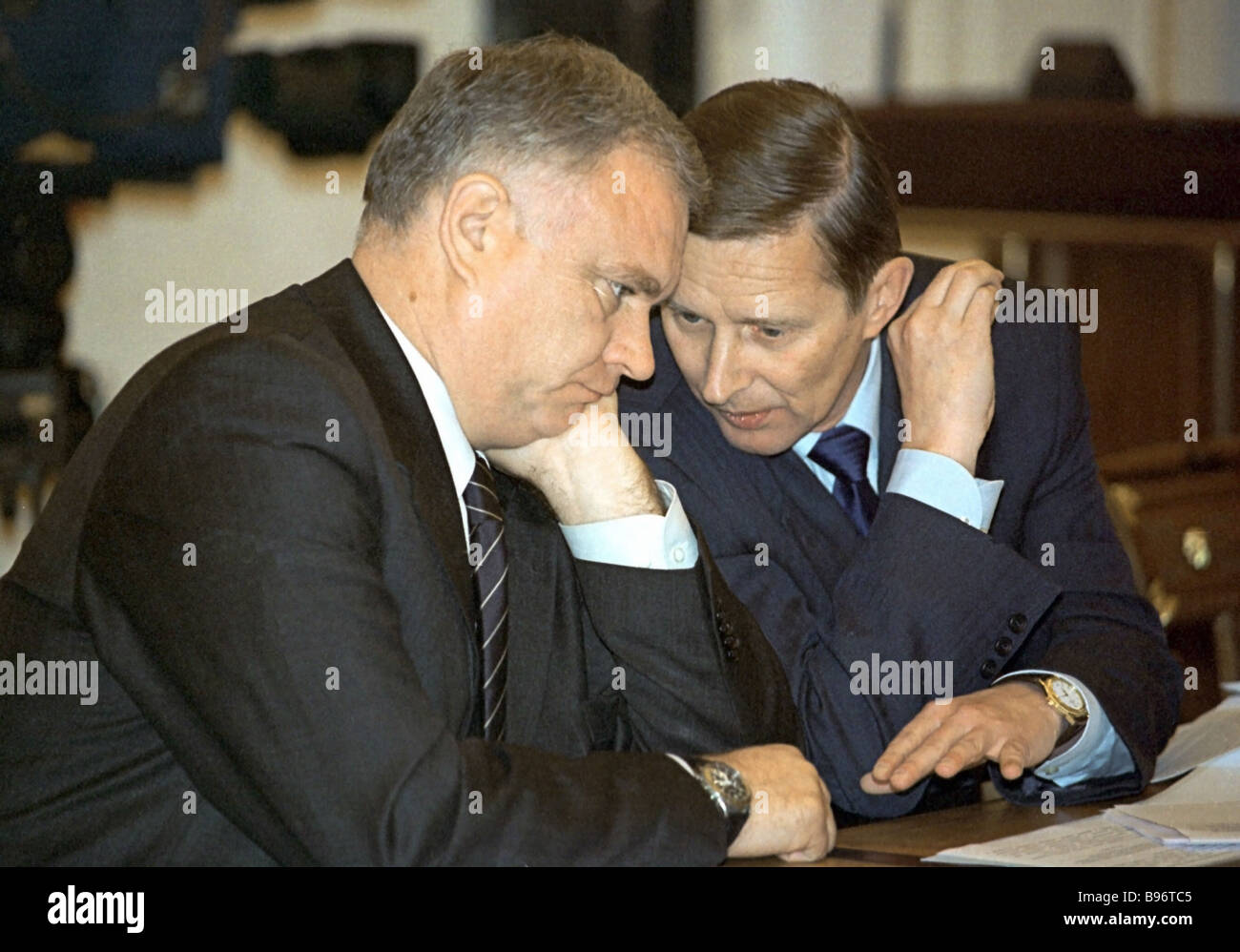 Russian Defense Minister Sergei Ivanov, right, and Vladimir Potapov ...
