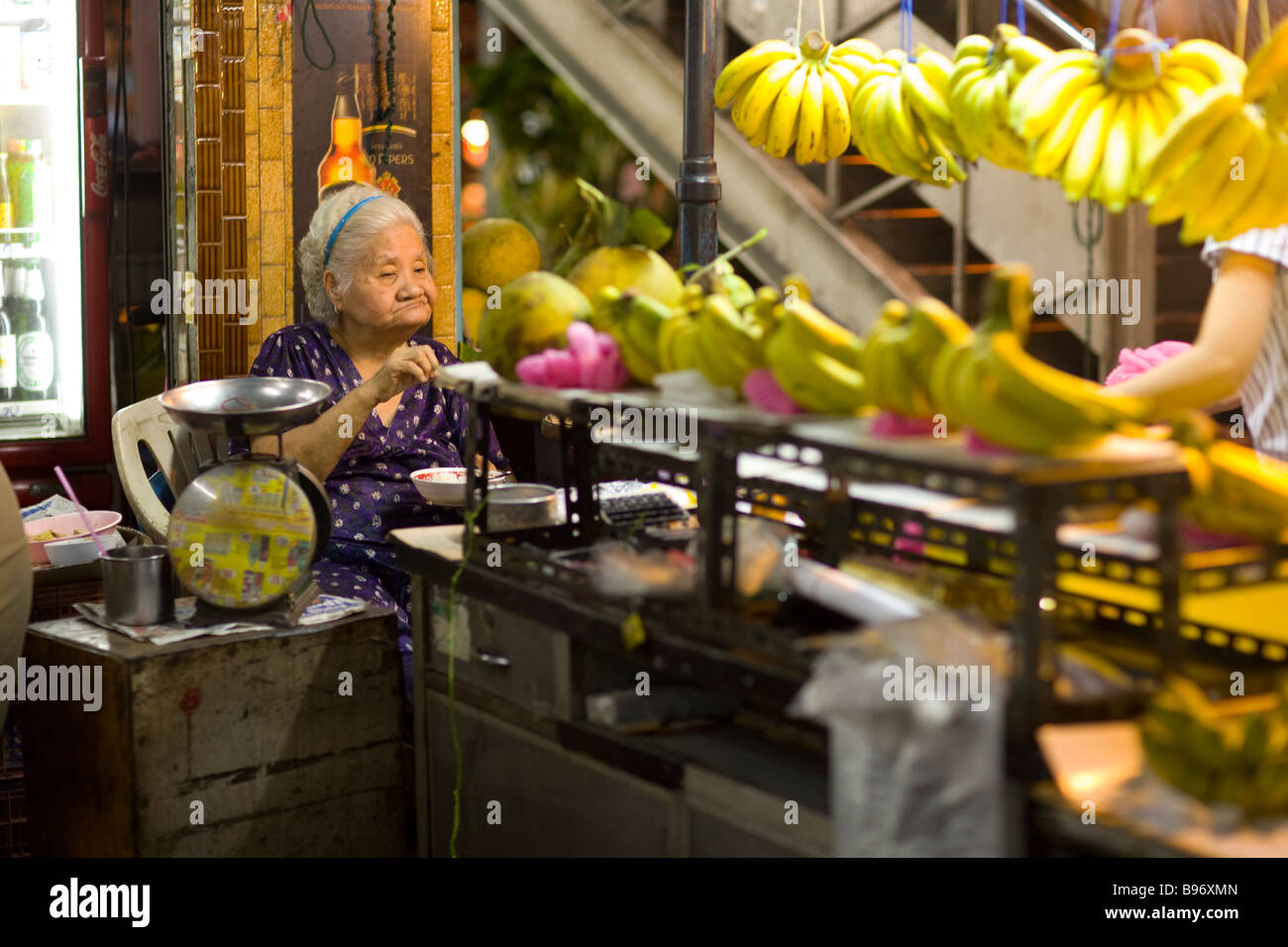 Old asian market hi-res stock photography and images - Alamy