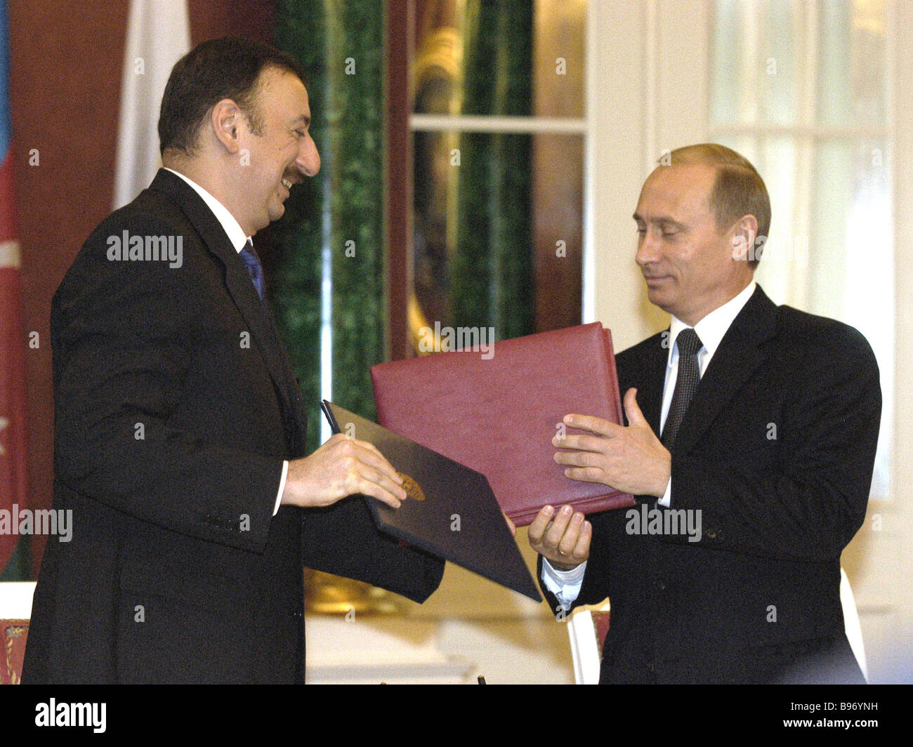 Russian President Vladimir Putin and Azerbaijanian President Ilkham ...