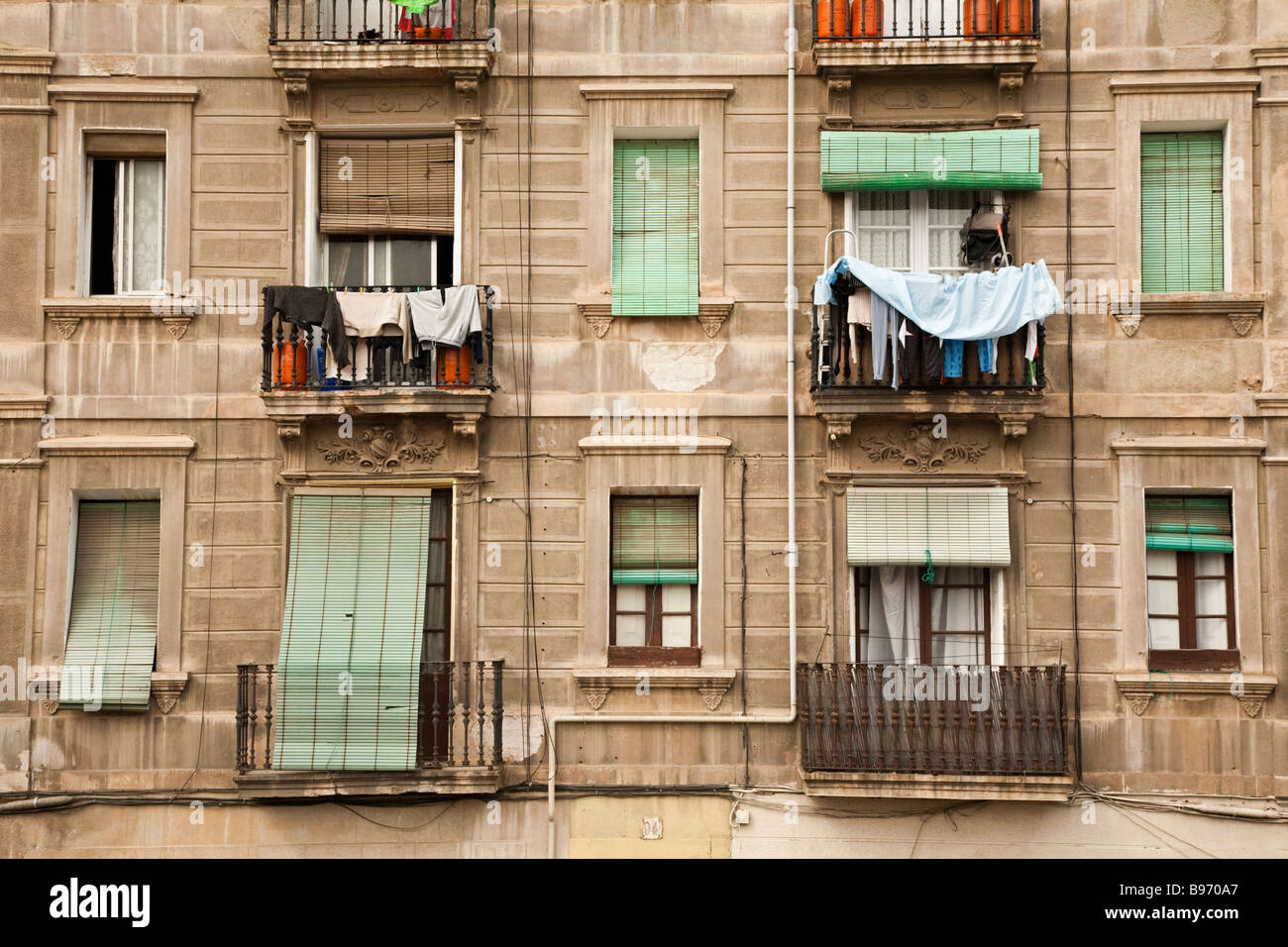 Barcelona windows hi-res stock photography and images - Alamy