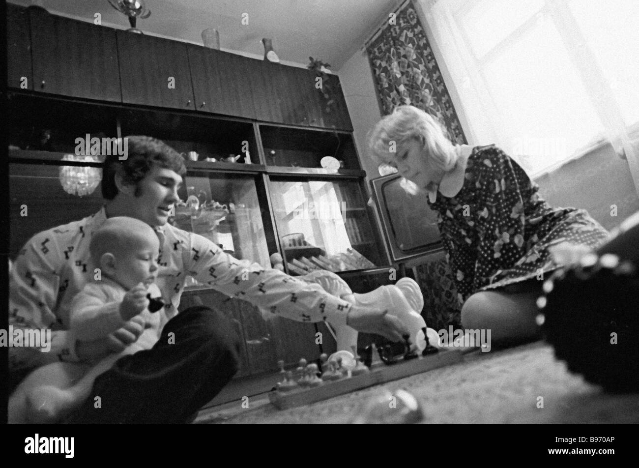 Vladimir Nevzorov left Merited Master of Sports of the USSR World and ...