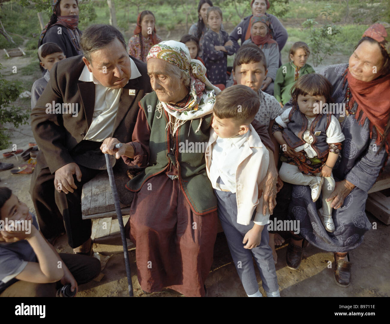Academician and linguist Baimuhamed Karryev left talks to an old woman ...