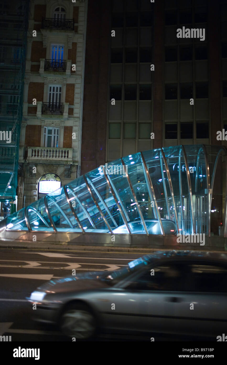 Norman foster designed hi-res stock photography and images - Alamy