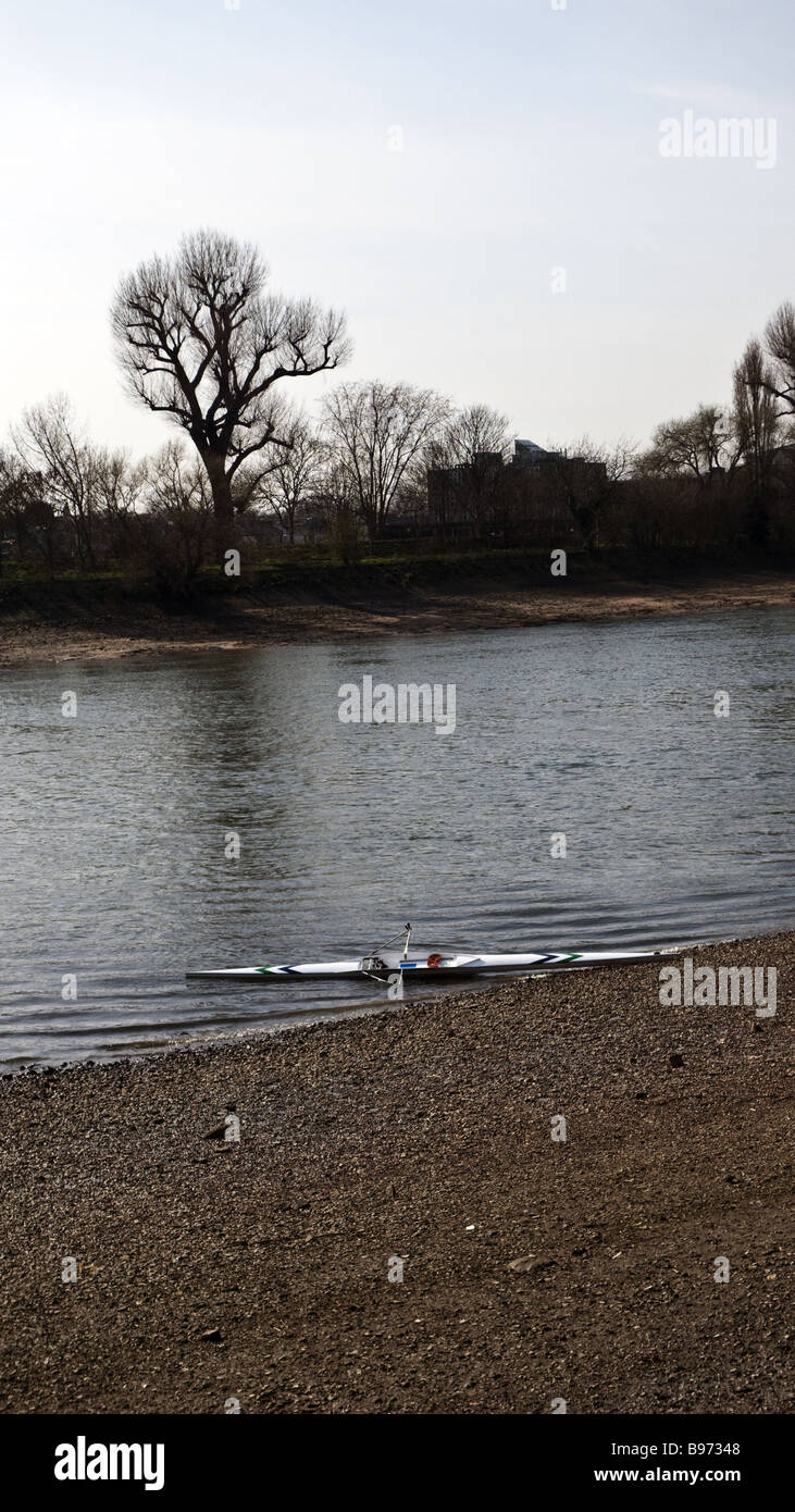 Rowing boat empty hi-res stock photography and images - Alamy