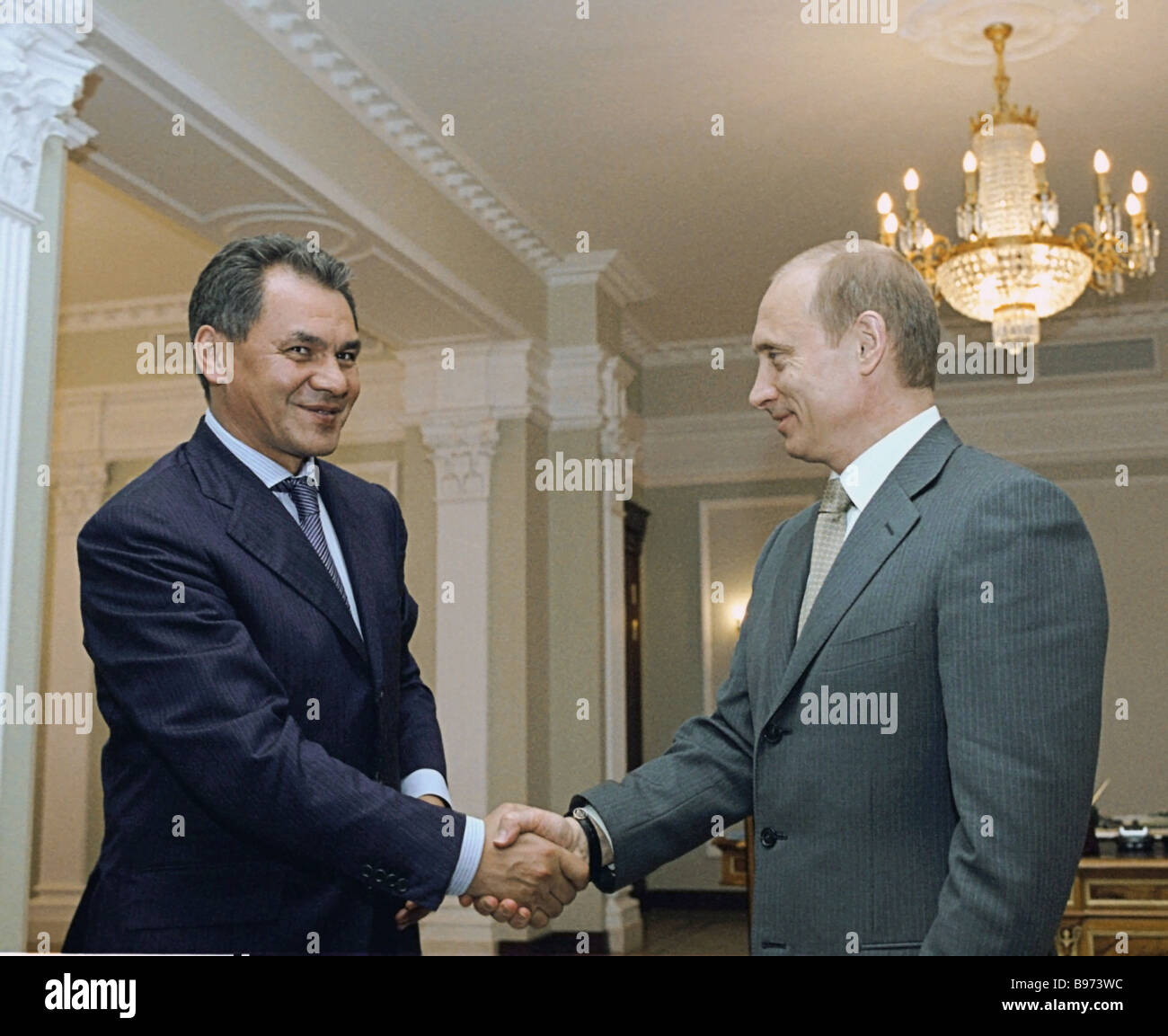 Russian President Vladimir Putin right meeting with Emergencies Relief ...