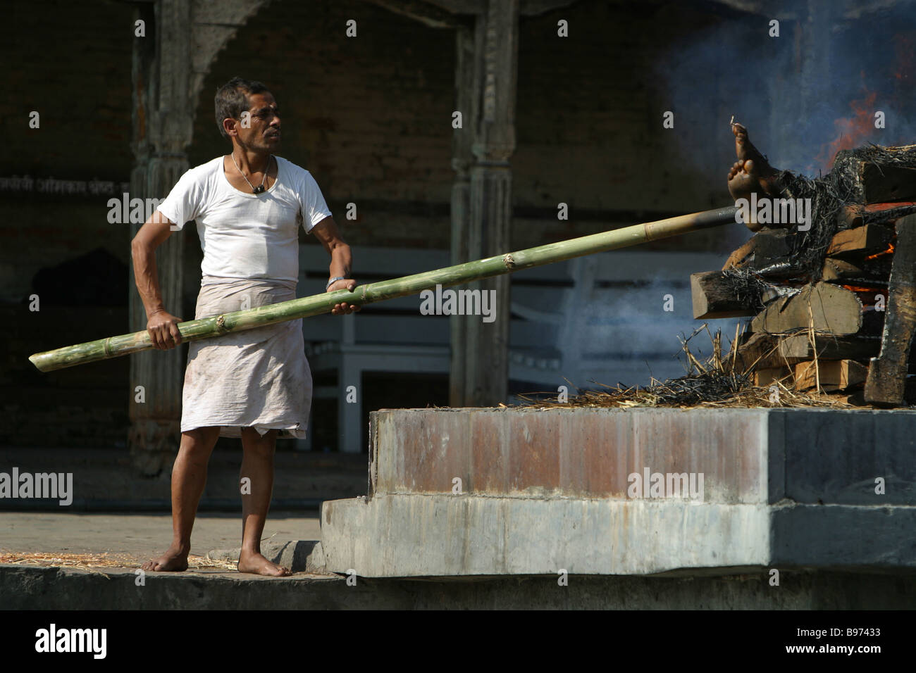 Burning dead bodies ashes smoke hi-res stock photography and images - Alamy