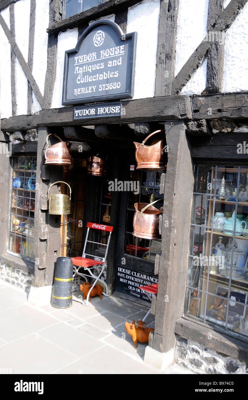 Timbered building antiques shop hi-res stock photography and images - Alamy