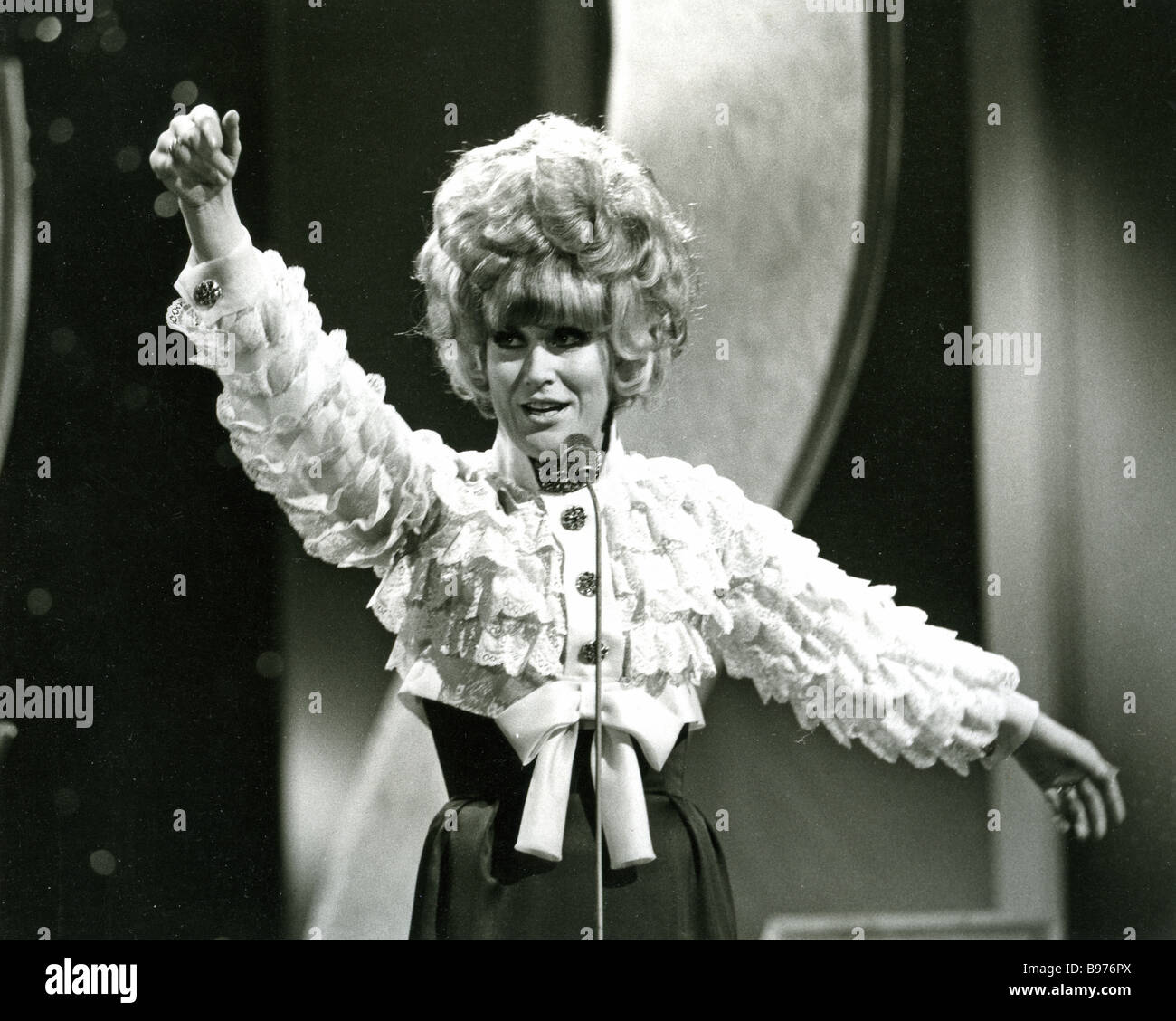 DUSTY SPRINGFIELD at the London Palladium in 1968 Stock Photo - Alamy
