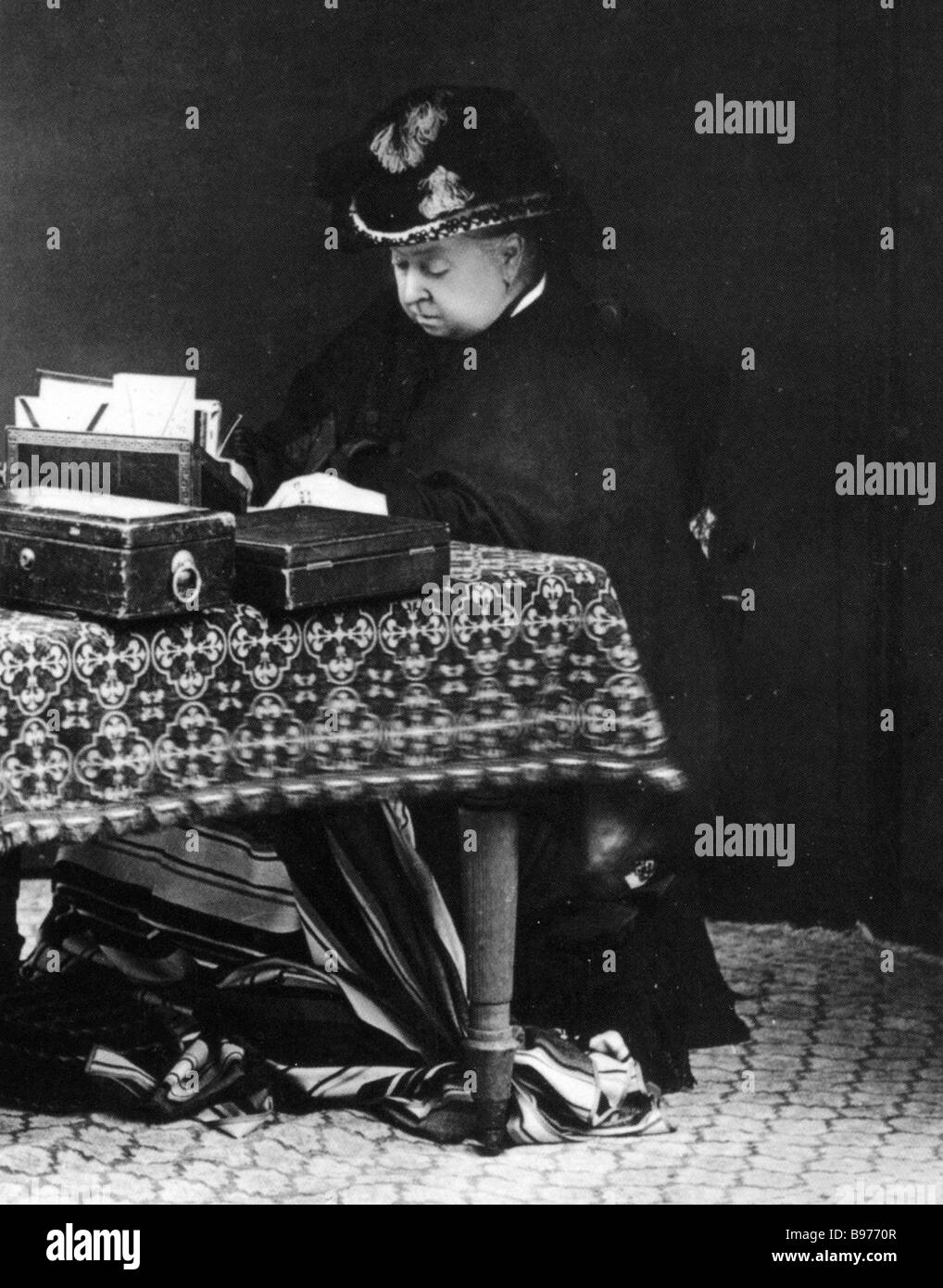 Queen victoria writing desk hi-res stock photography and images - Alamy