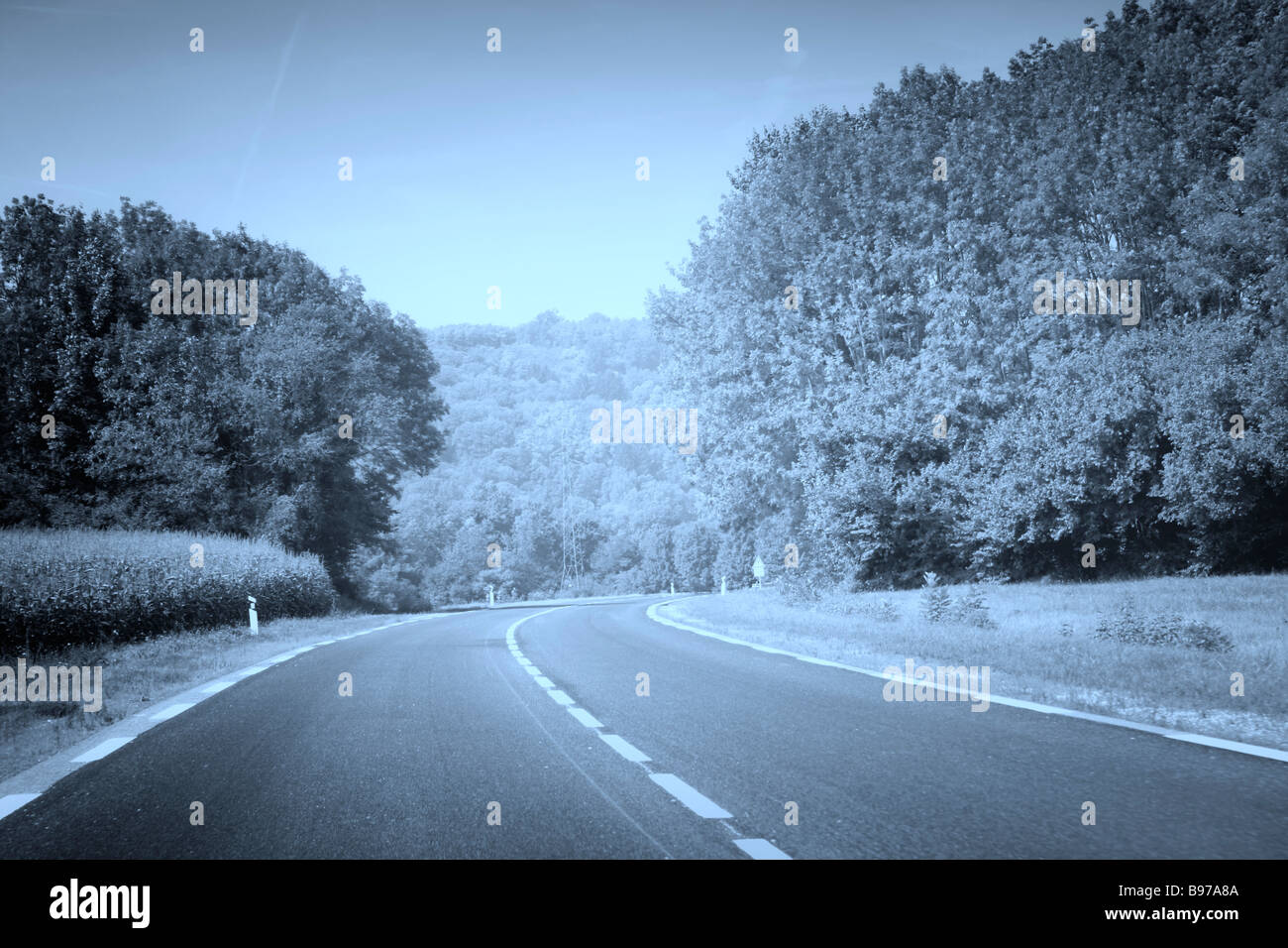 Picture of a empty highway Stock Photo - Alamy