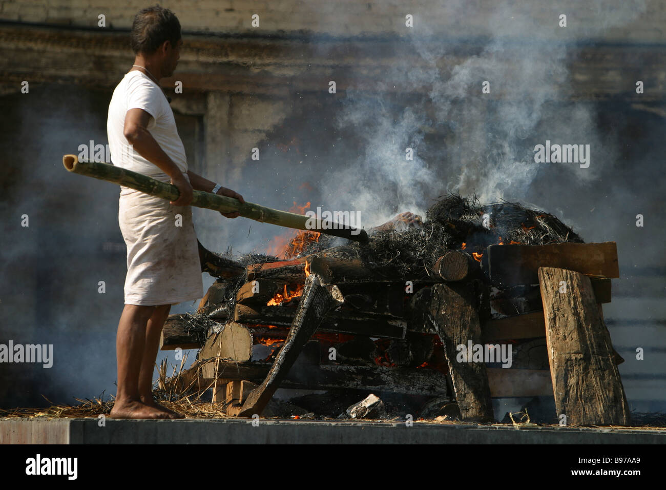 Burning dead bodies ashes smoke hi-res stock photography and images - Alamy