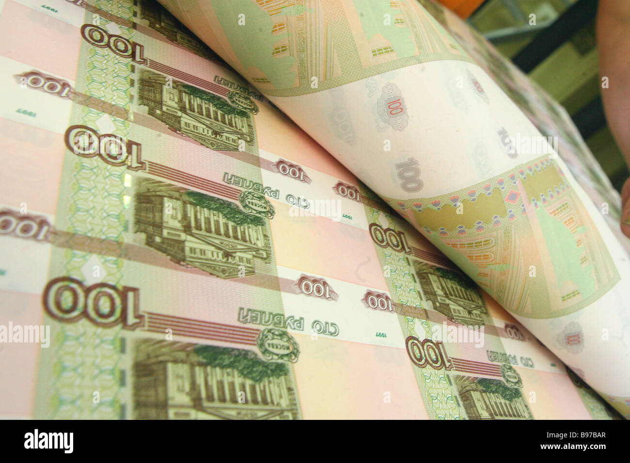 Sorting sheets of 100 ruble bills at Moscow s Goznak printing factory ...