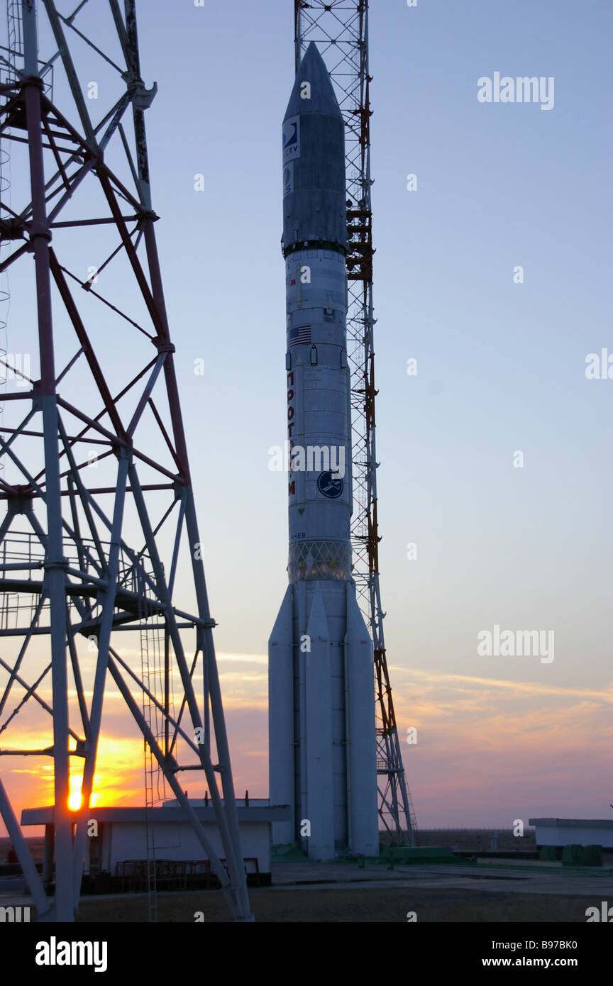 A Russian Proton M booster with a Briz M upper stage and the DIRECTV 10 ...