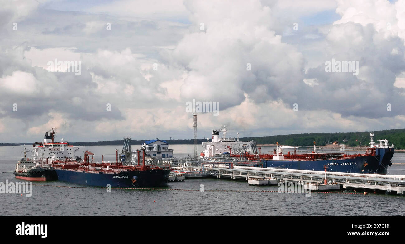 Oil loading terminal Primorsk Stock Photo - Alamy