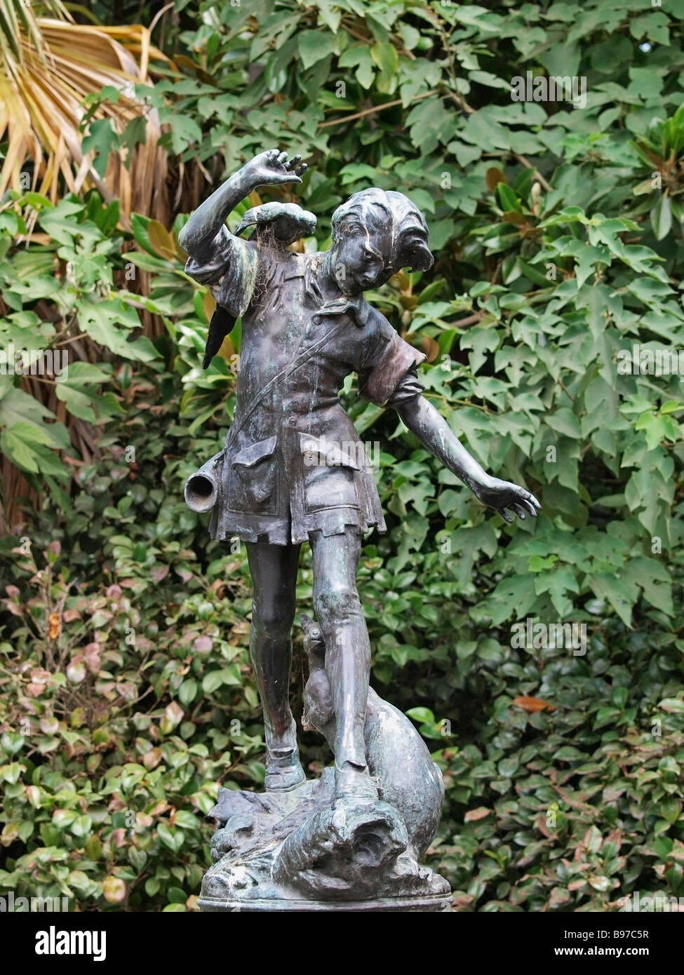 STATUE OF PETER PAN IN GARDEN SETTING, AT MELBOURNE ZOO VICTORIA ...
