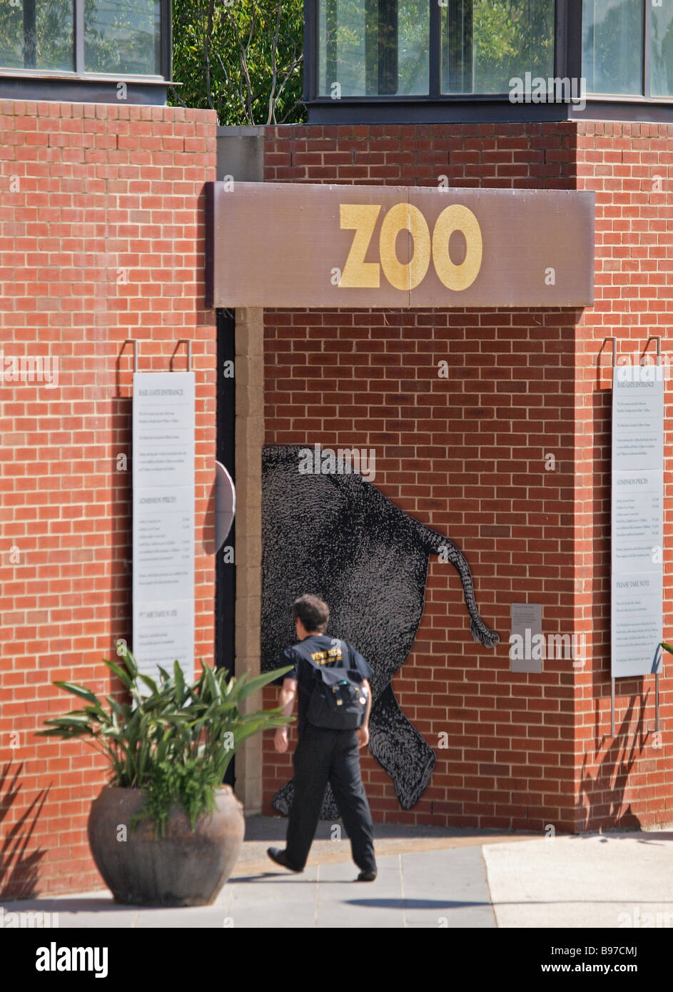 ENTRANCE TO MELBOURNE ZOO VICTORIA AUSTRALIA Stock Photo - Alamy