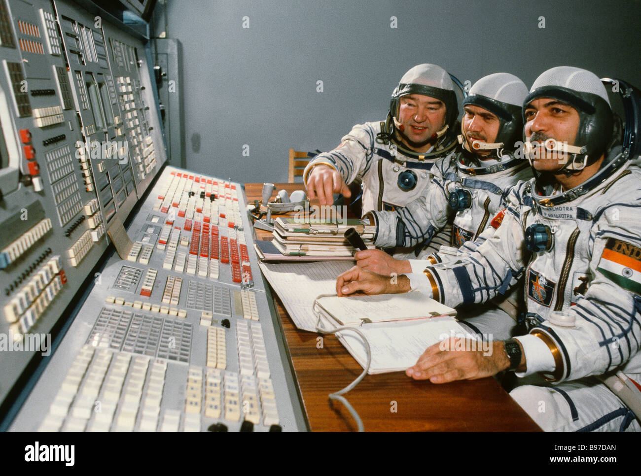 Soviet Indian space crew Georgy Grechko first left twice Hero of the ...