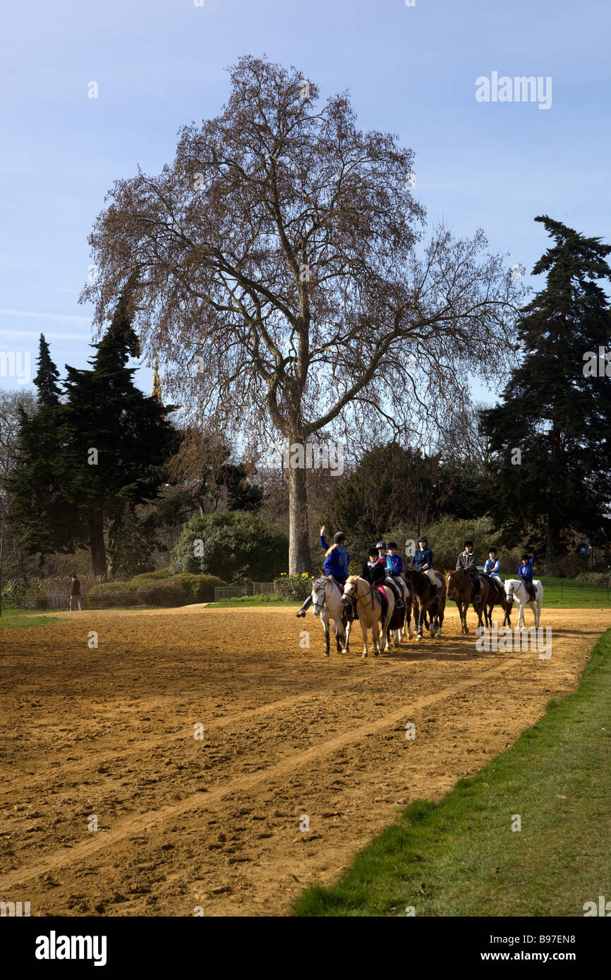 Rotten row walk hi-res stock photography and images - Alamy