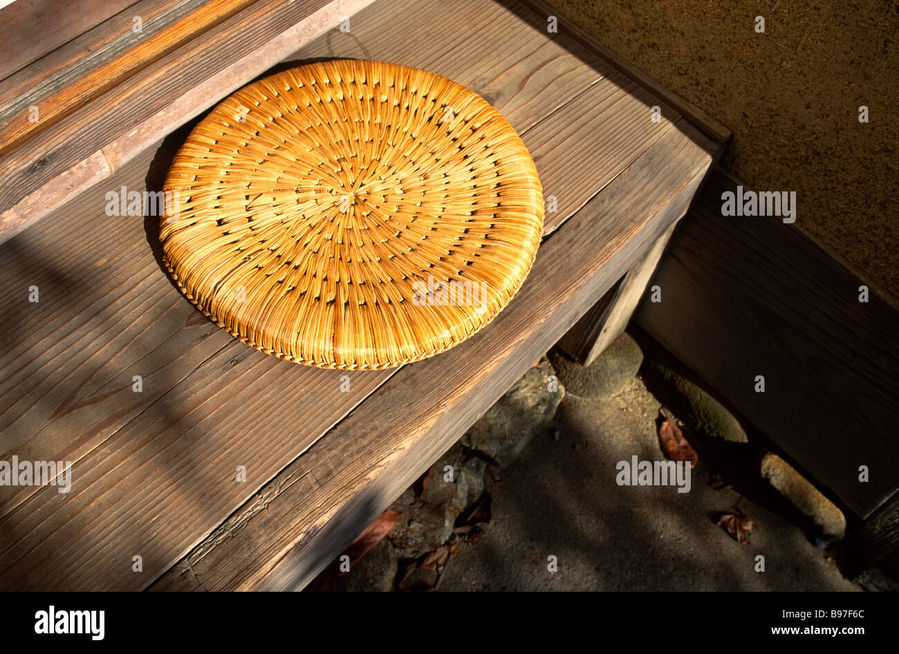 Japanese building veranda hi-res stock photography and images - Alamy