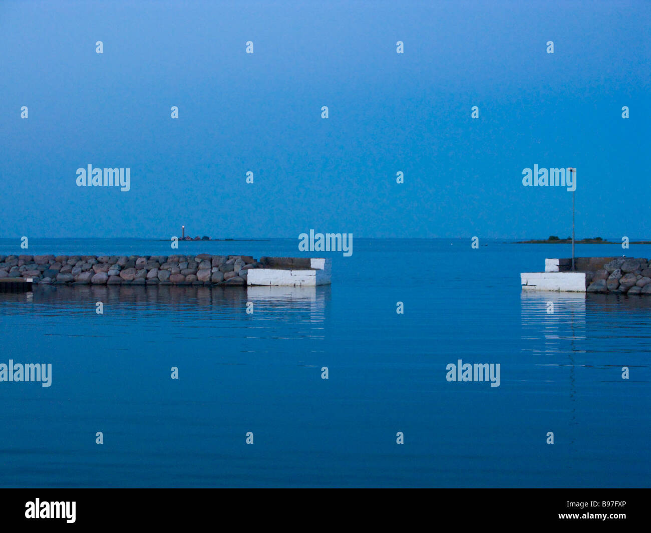 Harbour harbor breakwater breakwaters hi-res stock photography and ...