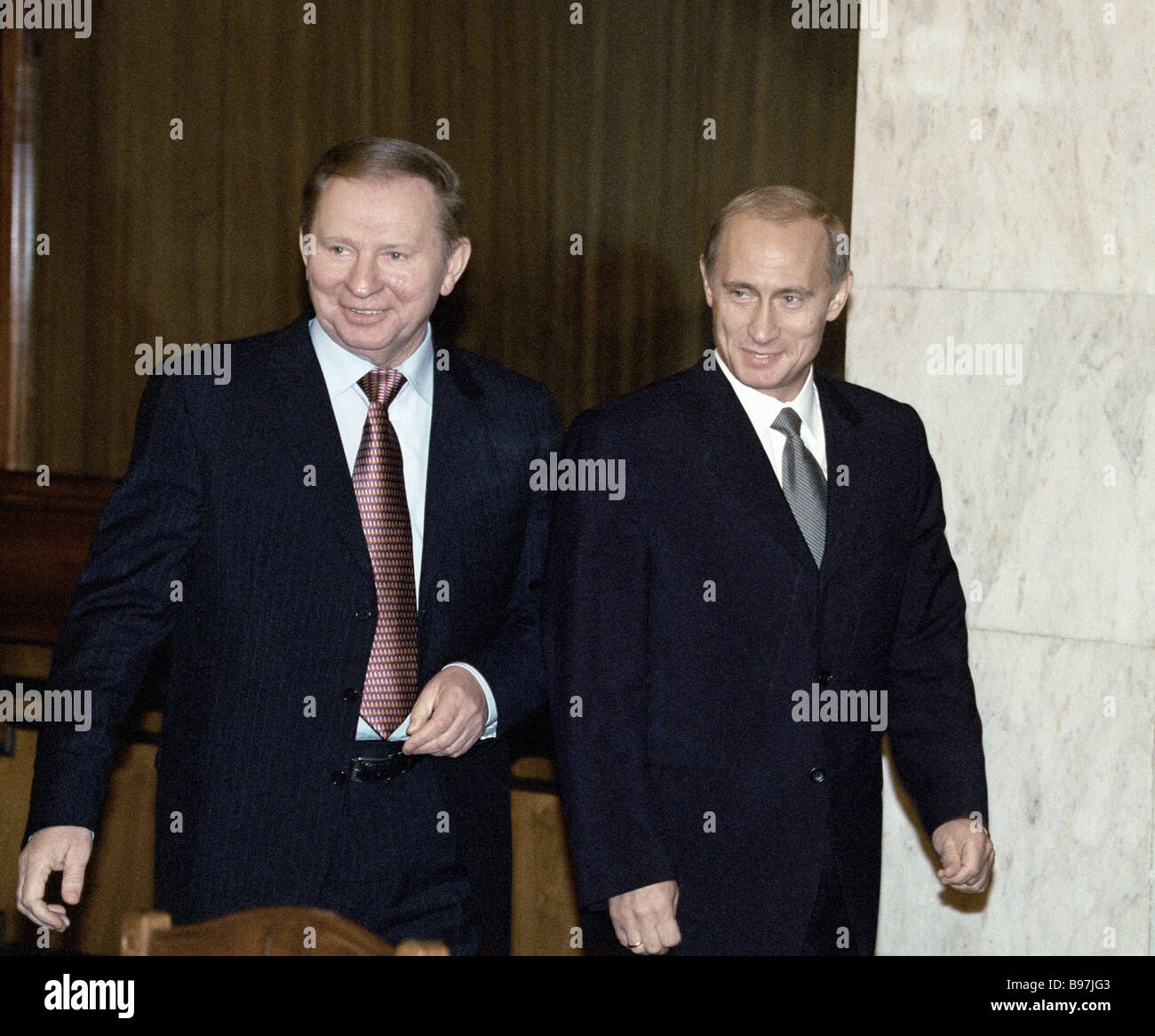 Presidents Vladimir Putin of Russia right and Leonid Kuchma of Ukraine ...