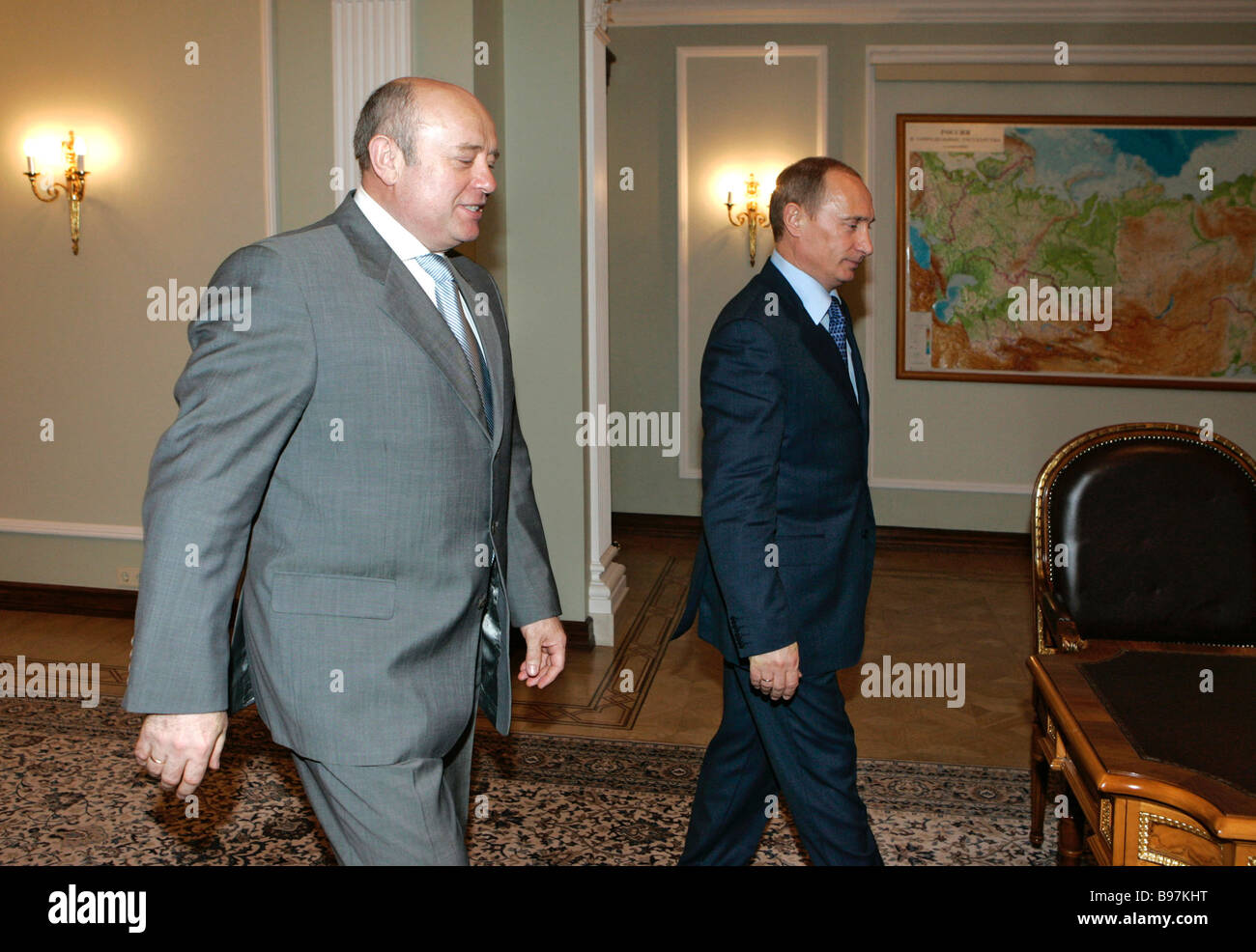 From left to right Prime Minister Mikhail Fradkov and Russian President ...