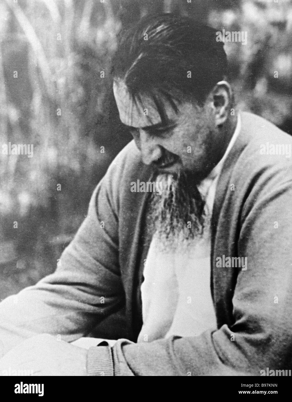 Outstanding physicist Igor Kurchatov at his country house in the Moscow ...