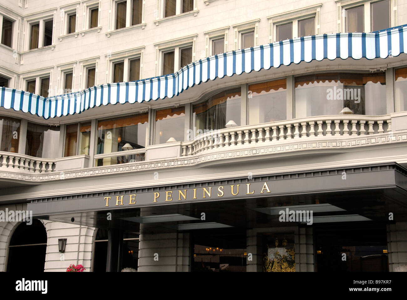 Peninsula Hotel Kowloon Hong Kong High Resolution Stock Photography and Images - Alamy