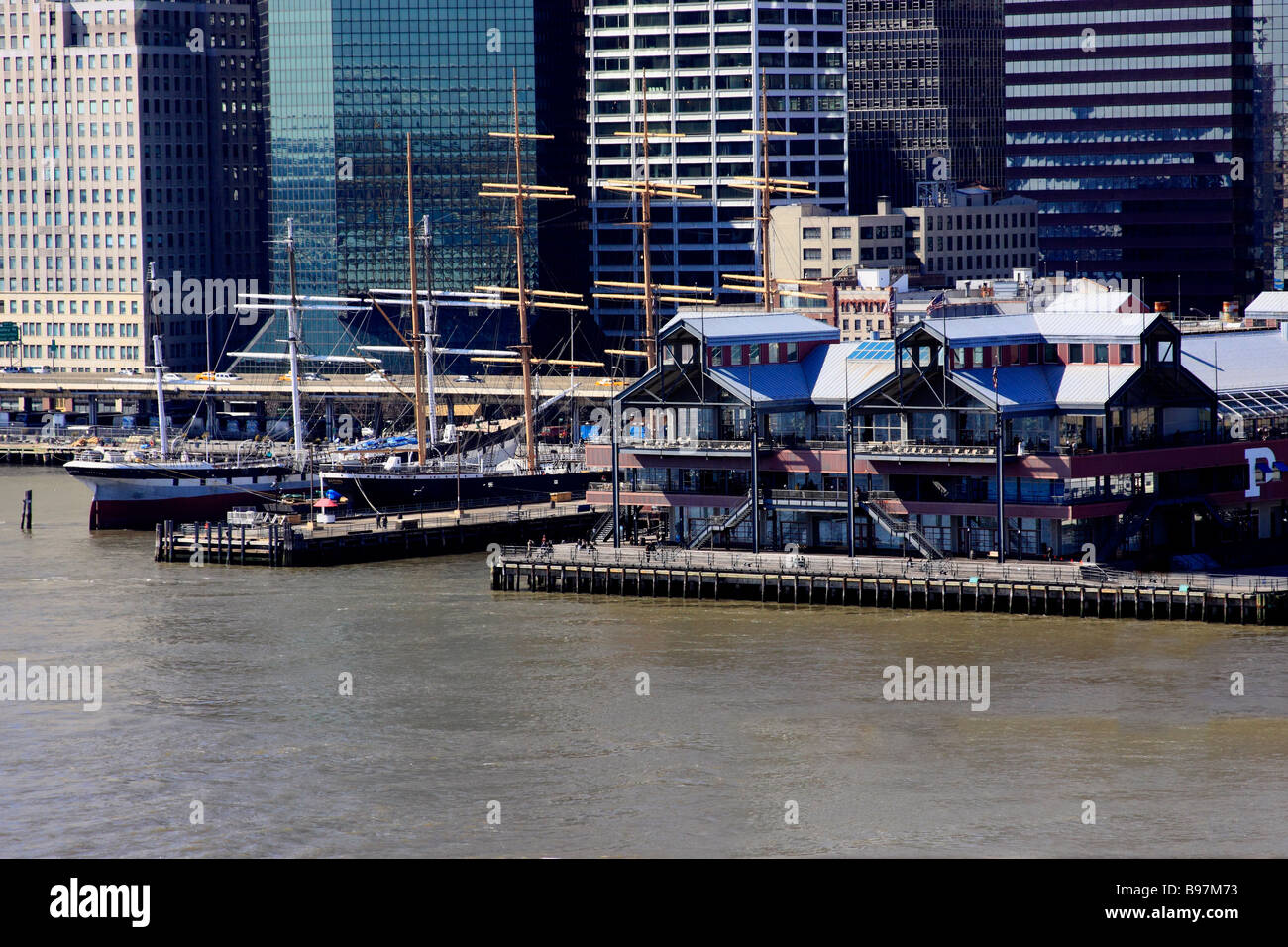 South street seaport new york hi-res stock photography and images - Alamy