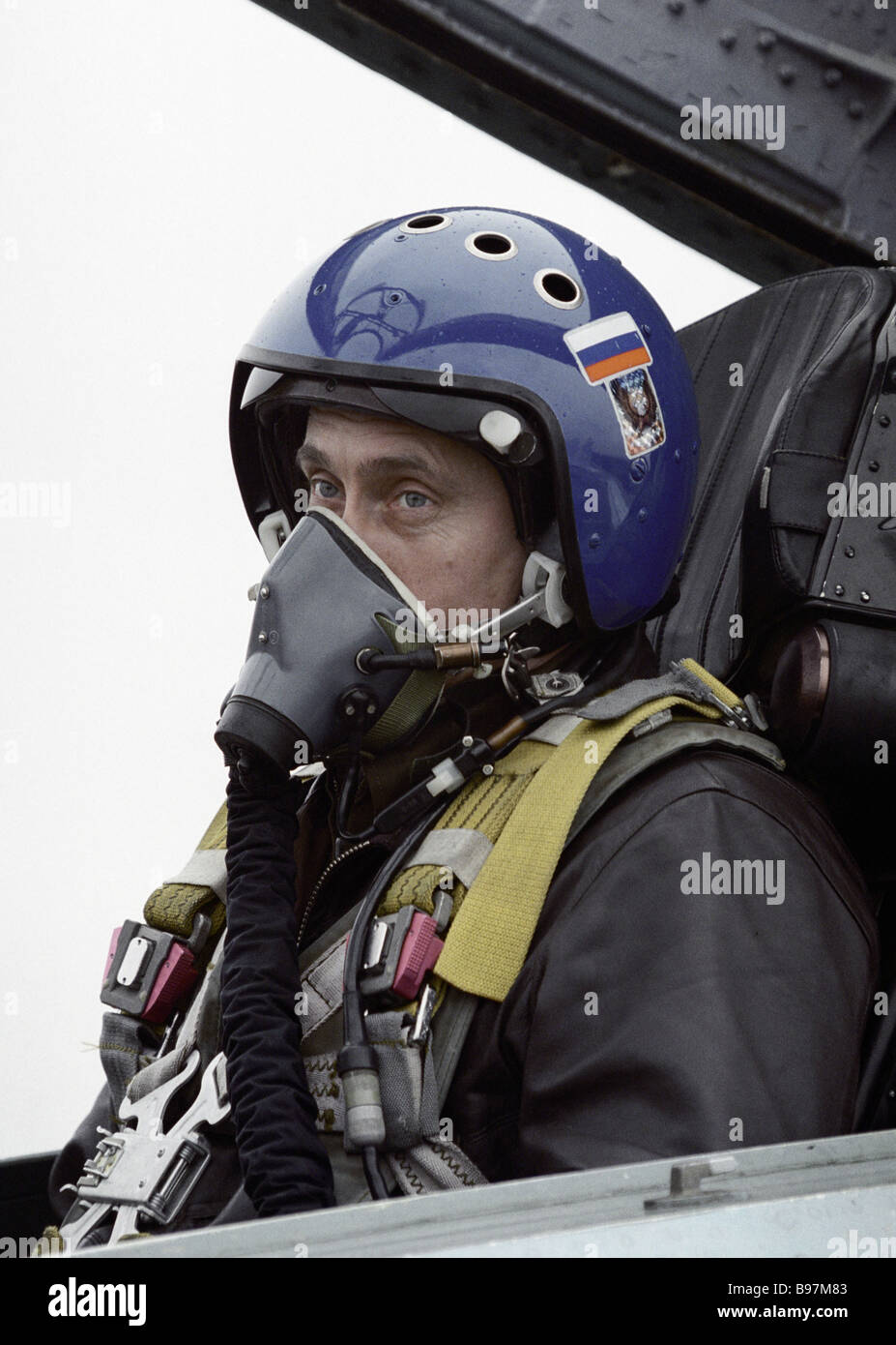 Acting Russian President Vladimir Putin in the SU 27 cockpit before his ...