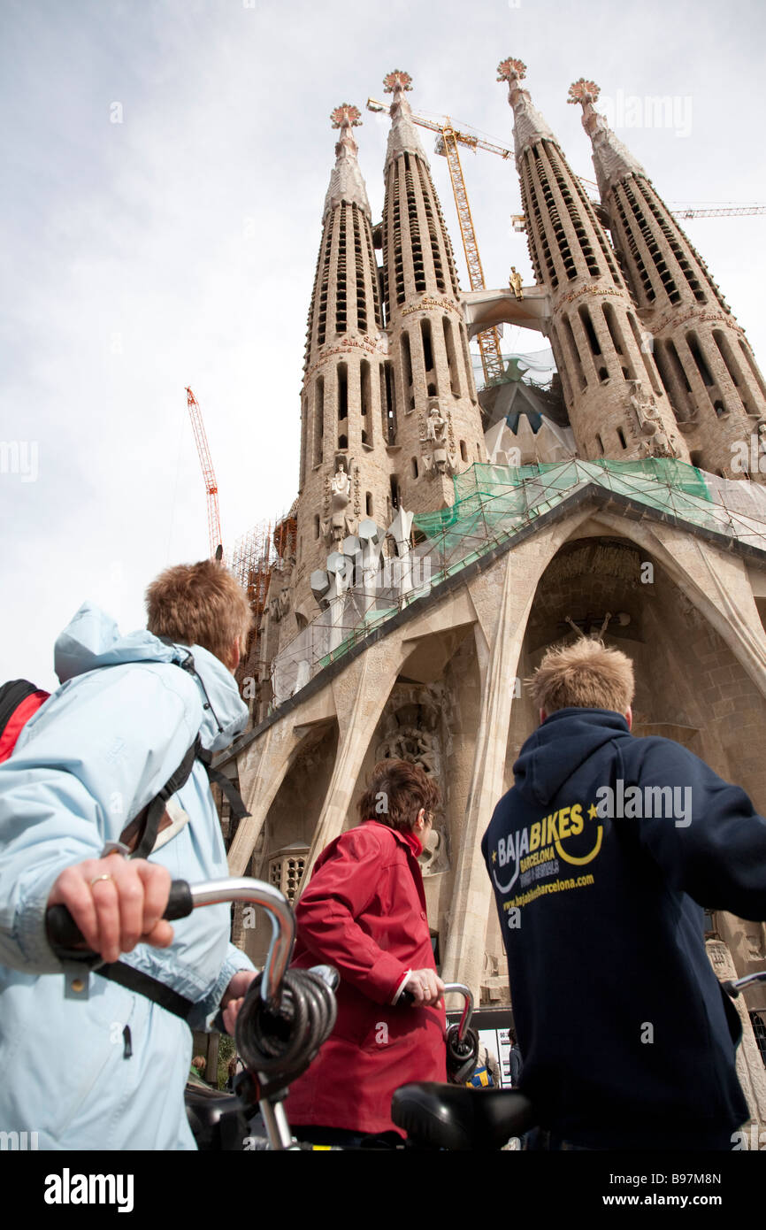 Tour guide sagrada familia hi-res stock photography and images - Alamy