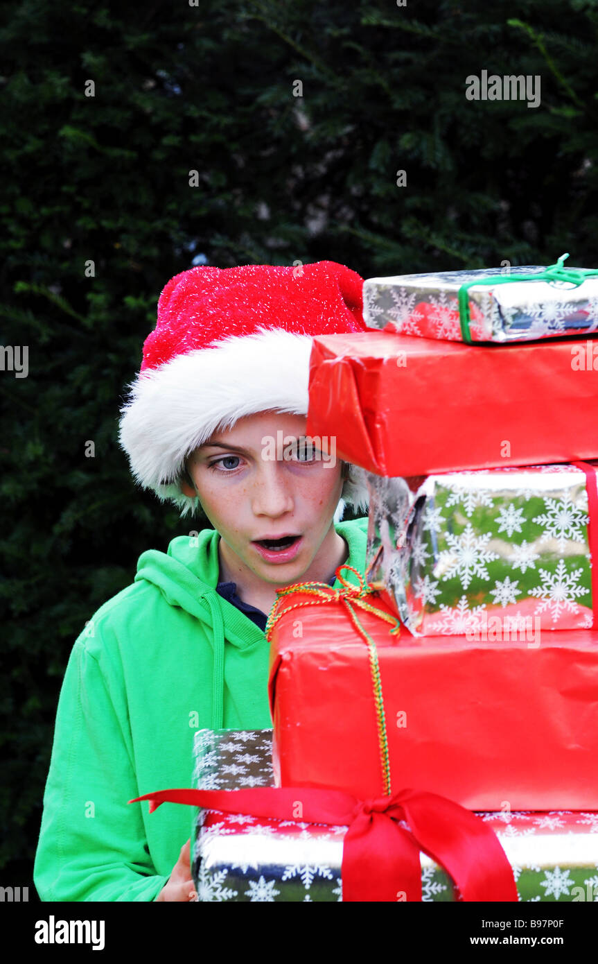 Boy christmas wrapping hi-res stock photography and images - Alamy