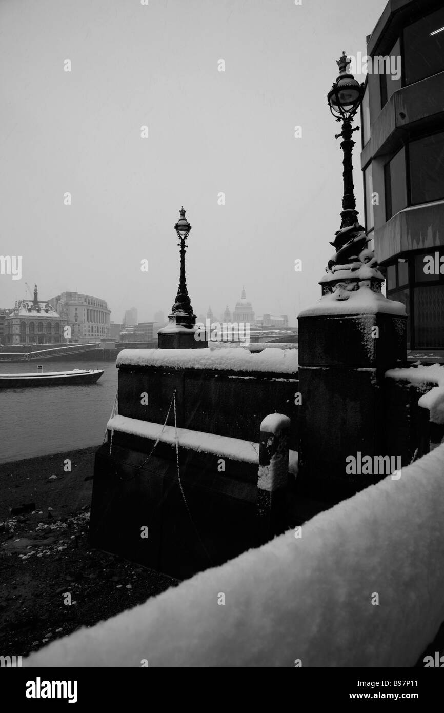 Square distant Black and White Stock Photos & Images - Alamy